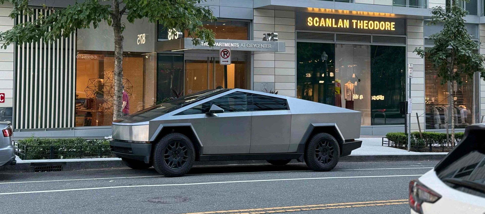 Tesla Cybertruck: how to charge and specifications | Pluginvest